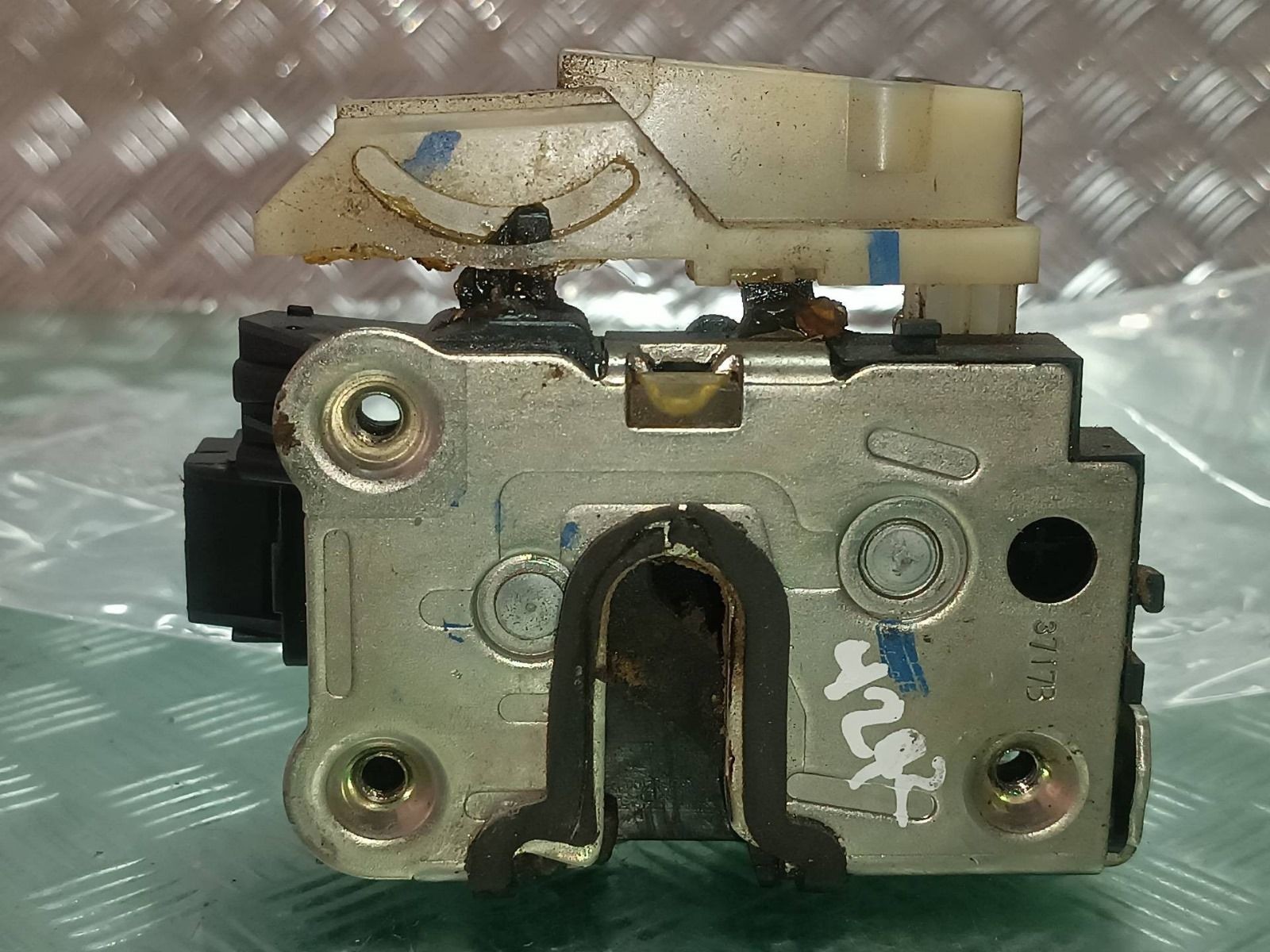 805038137R LEFT FRONT DOOR LOCK / 275686 FOR DACIA DUSTER HM_ | eBay